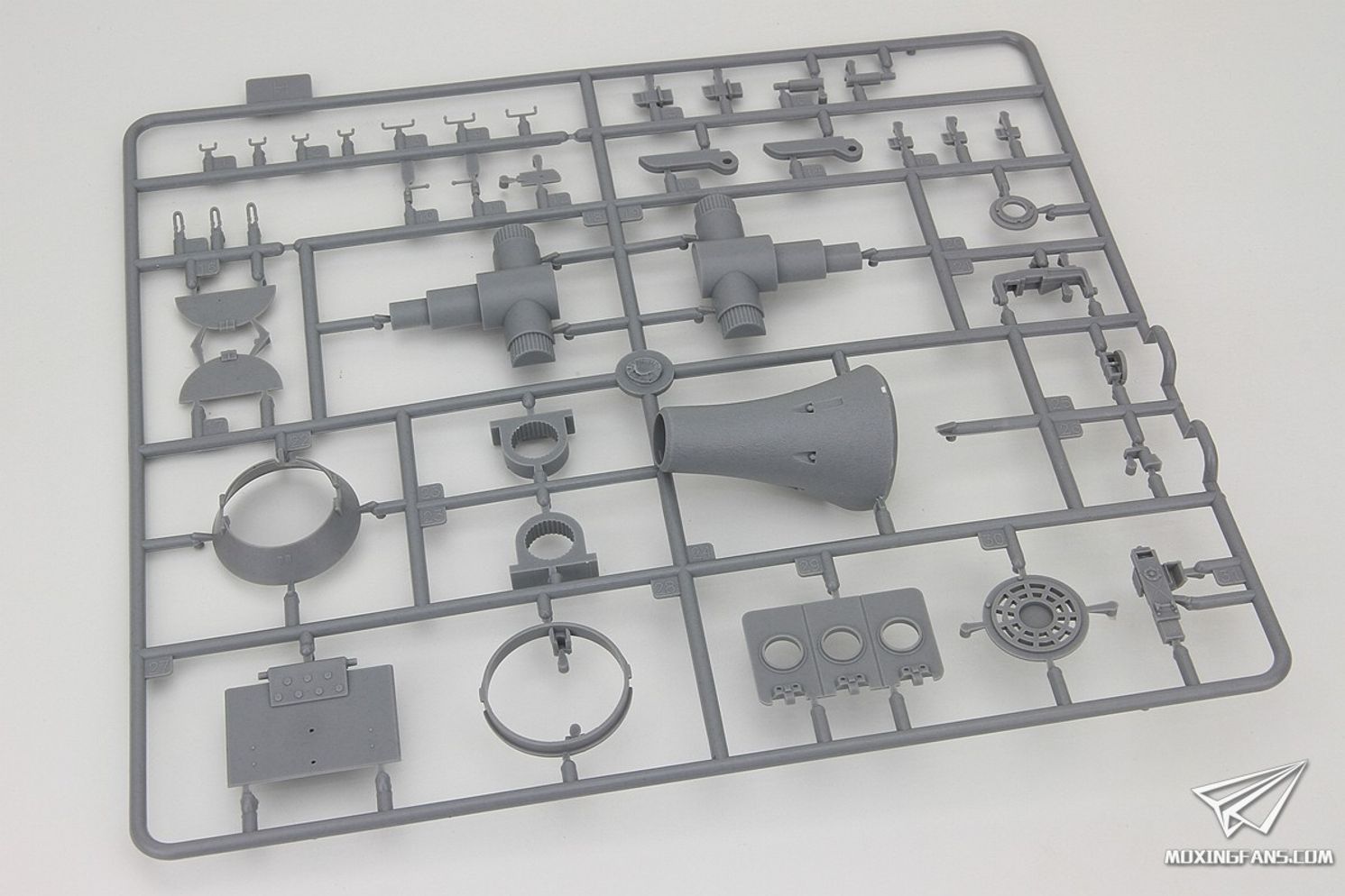 Збірна модель 1/35 Jagdpanzer E-100, з робочими траками (2023), Amusing ...