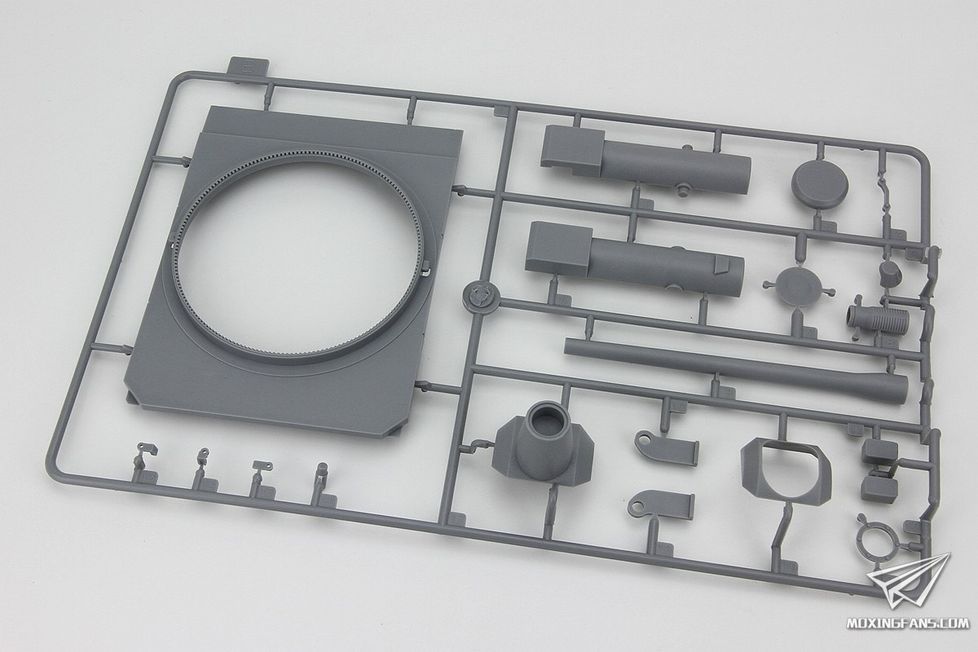 Збірна модель 1/35 E-100 з баштою проєкту Krupp, з робочими траками ...